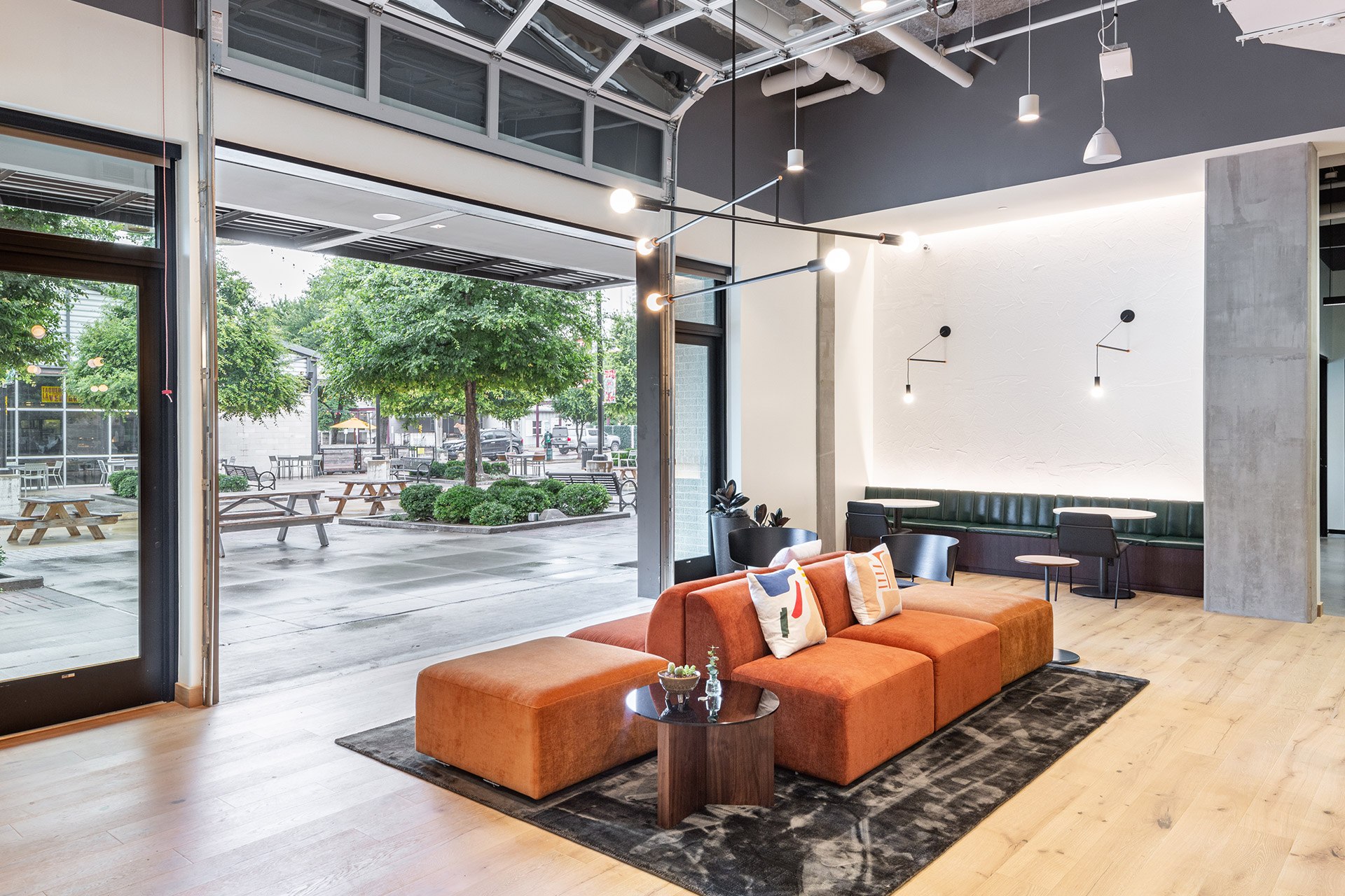 Coworking Office Space - 910 S Pearl Expressway Dallas, TX : Industrious