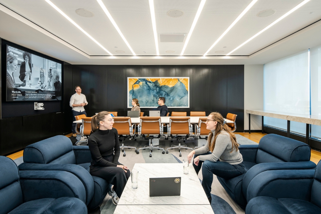 Conference Room vs. Meeting Room | 3 Essential Differences